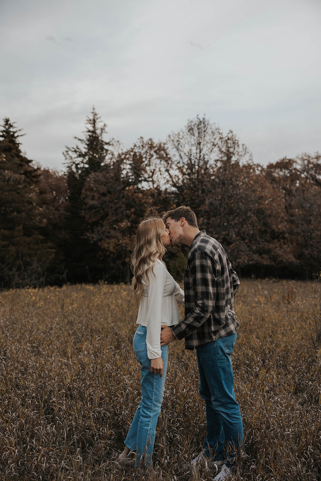 Romantic Park Engagement Photos in Sioux Falls, SD - Showit Blog