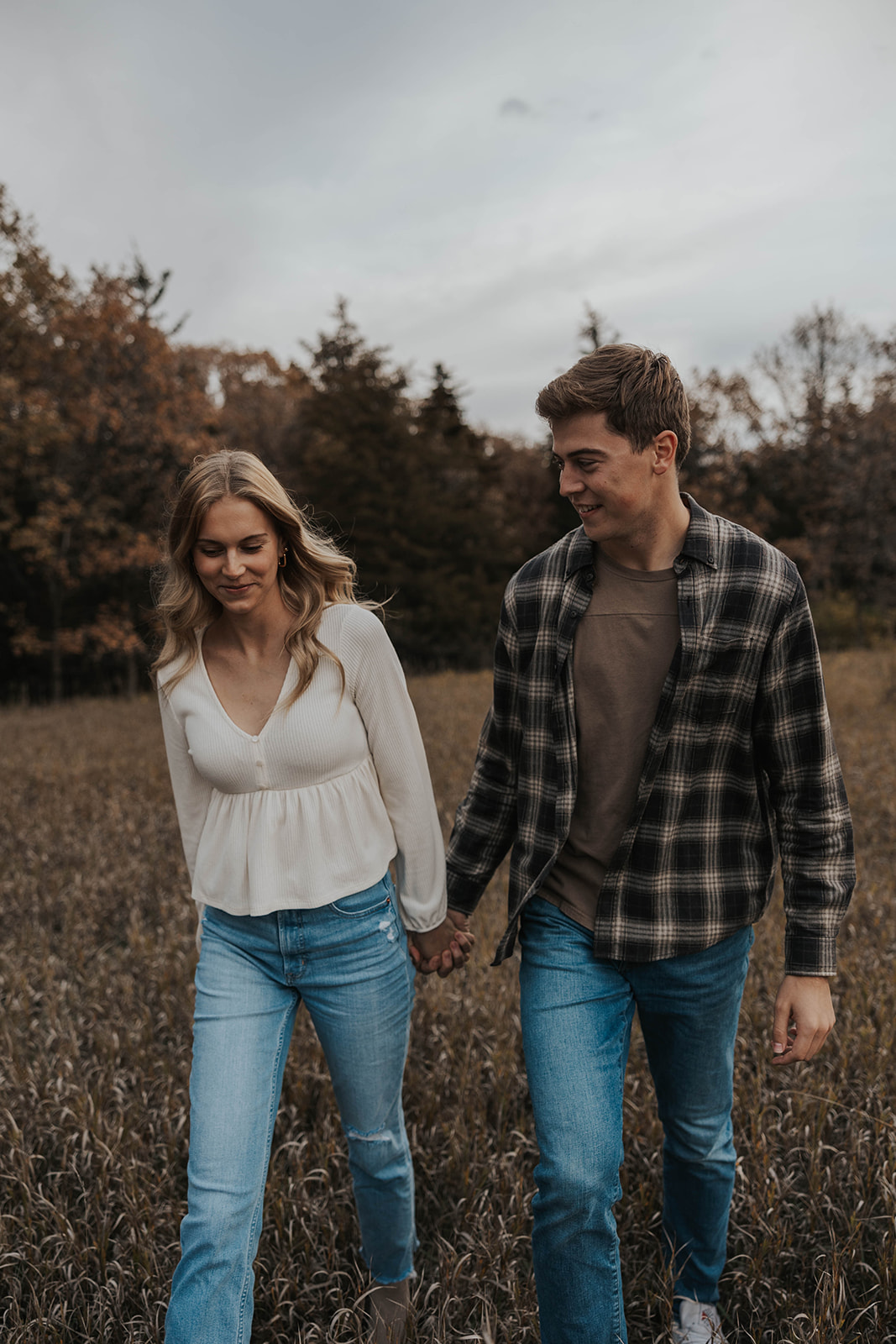 Romantic Park Engagement Photos in Sioux Falls, SD - Showit Blog