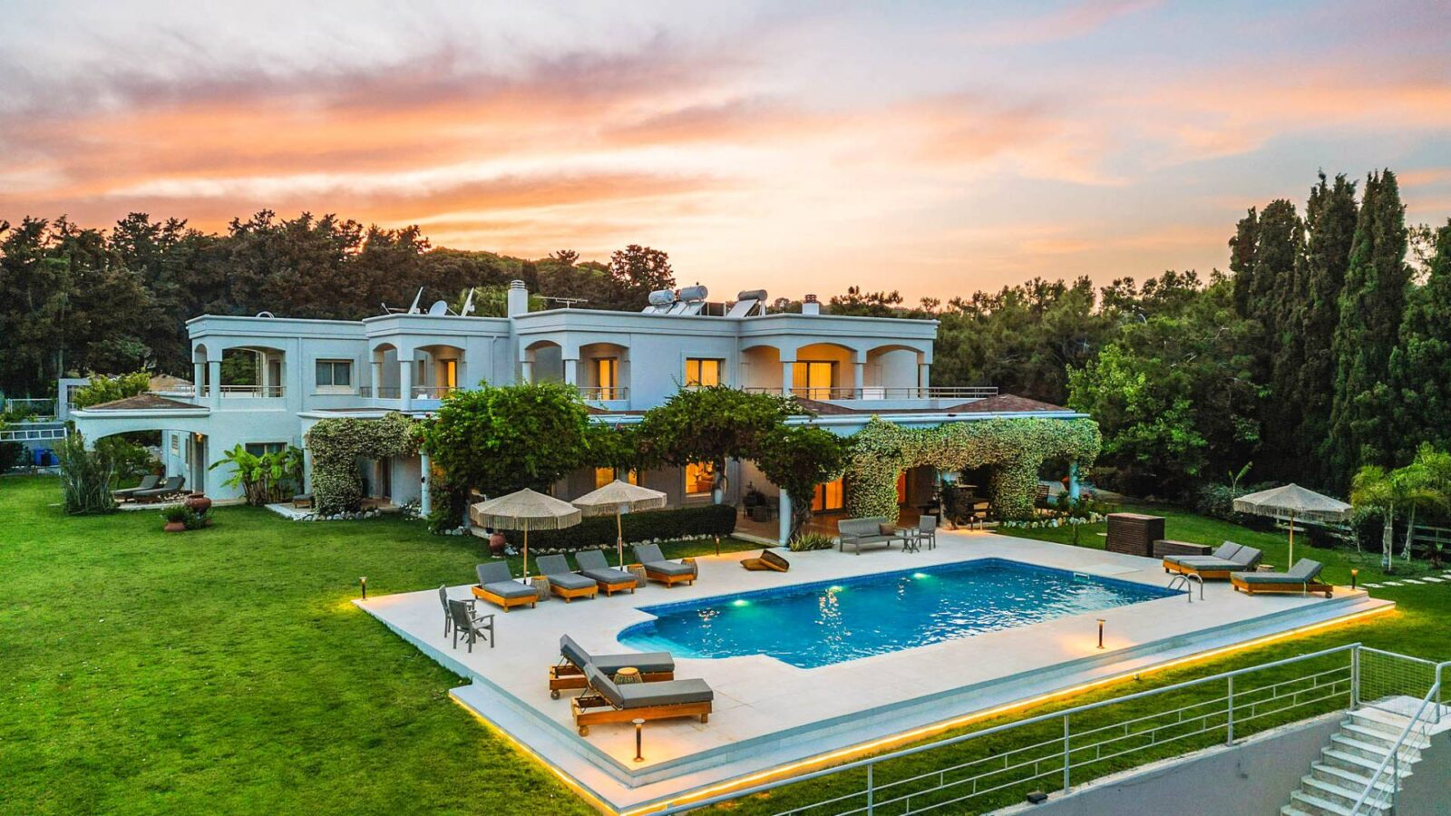 6 Best Destination Wedding Locations for 2025/2026 Couples - Showit Blog